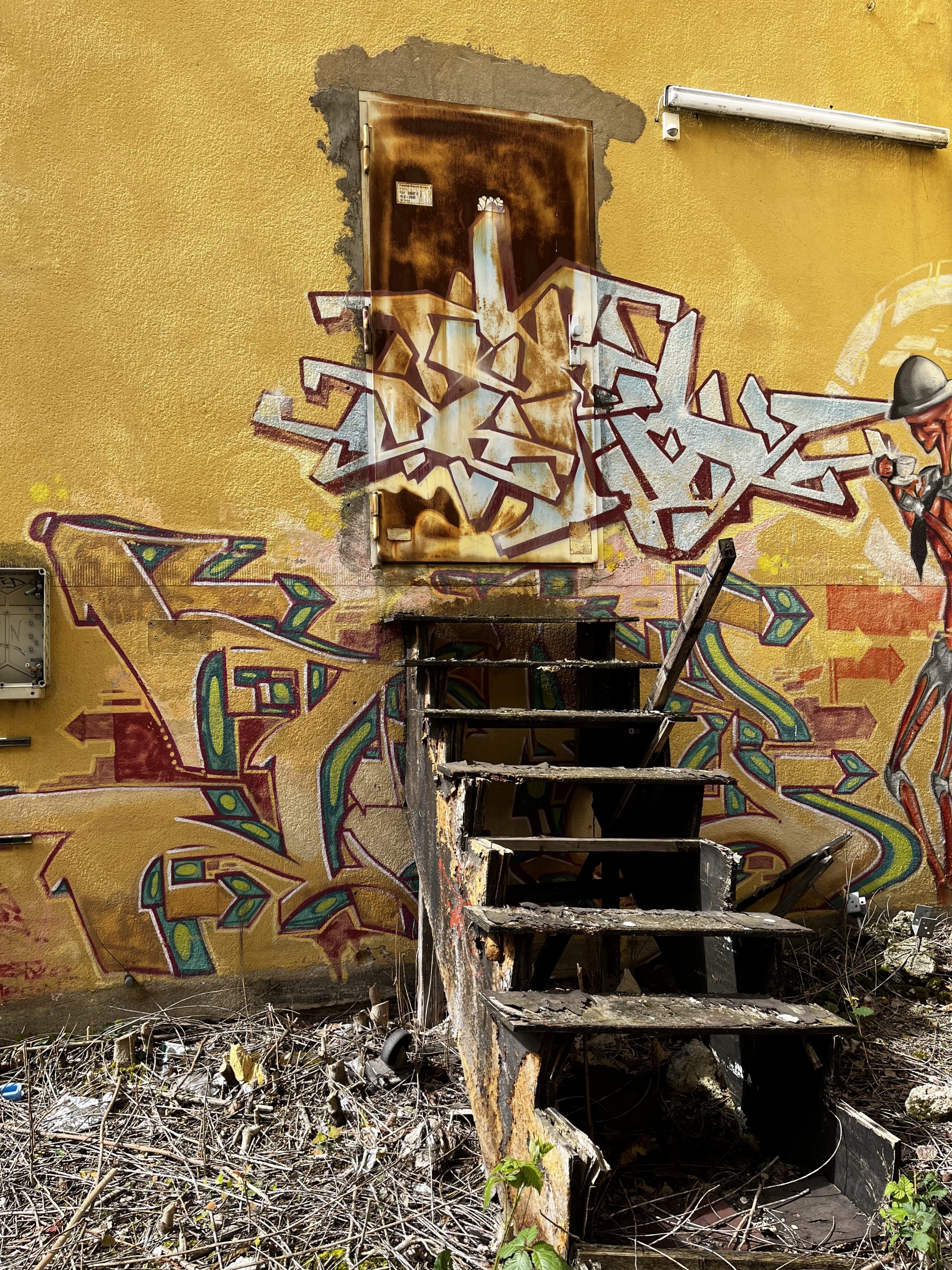 LAB meets Lost Place – Besuch des Alten Polizeipräsidiums Frankfurt ...